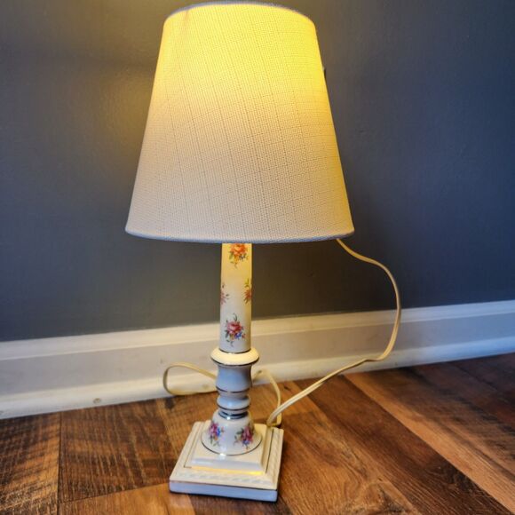 Accents | Vtg White Ceramic Pink Floral Vanity Lamp Sm Shabby Chic ...